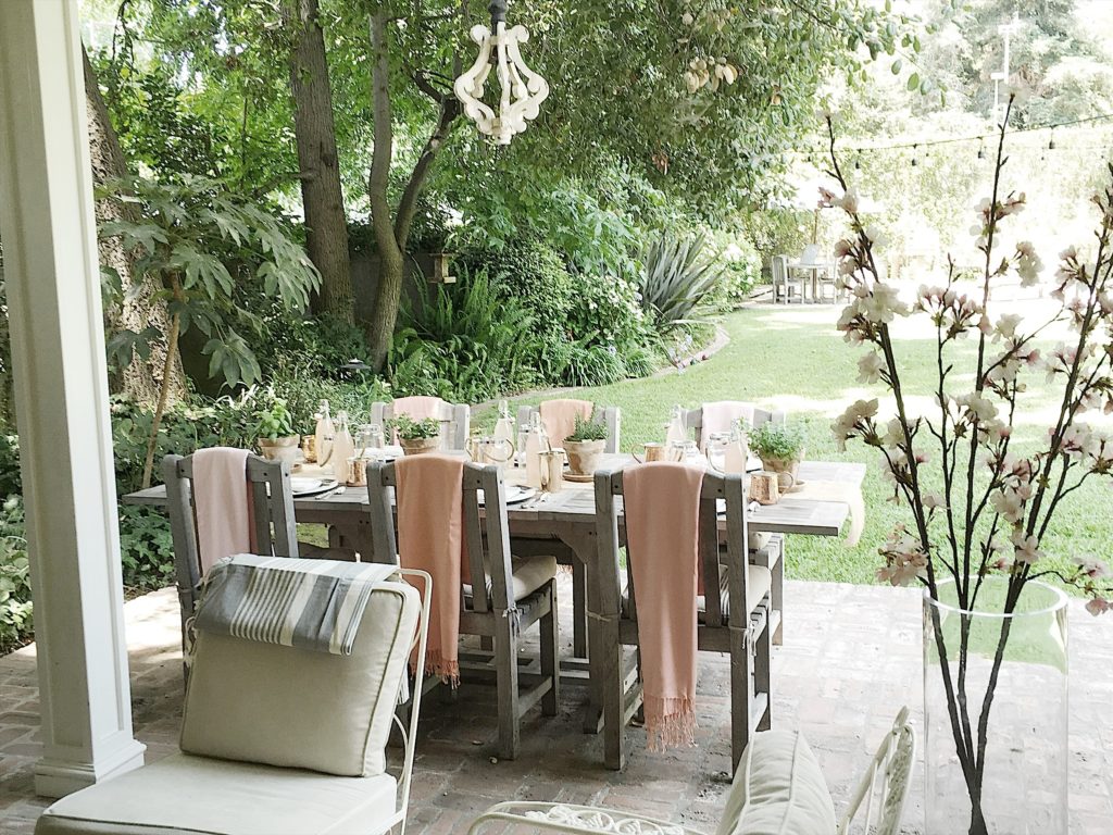 Ways to Create the Perfect Outdoor Space for Entertaining