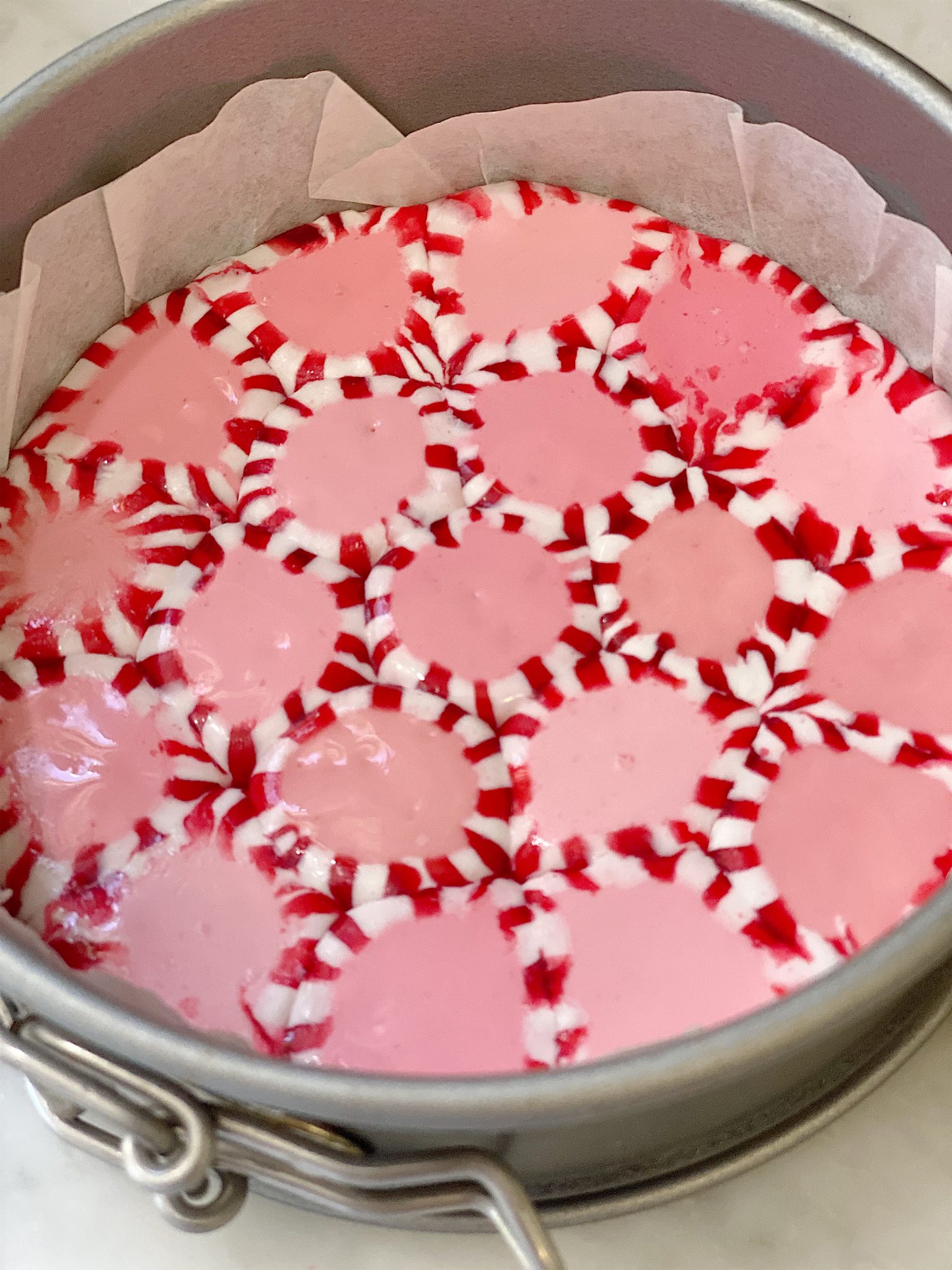 How to Make a Peppermint Candy Plate - MY 100 YEAR OLD HOME