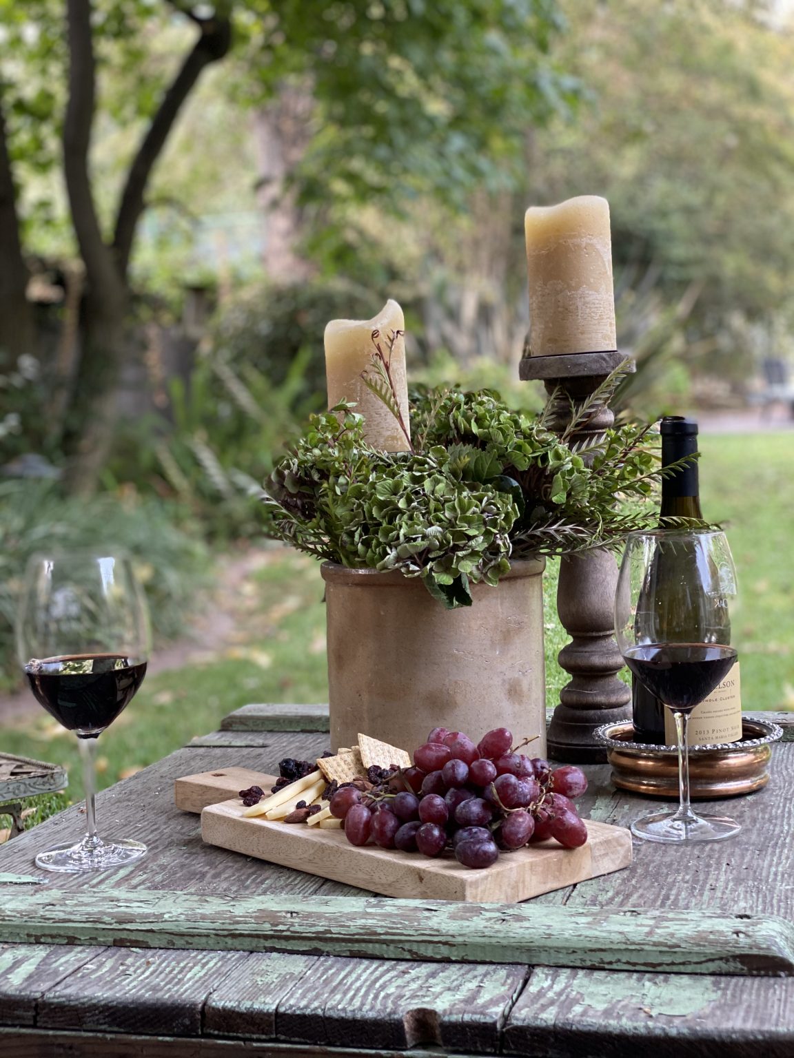 The Best Gifts to Bring to a Dinner Party This Holiday Season - MY 100 ...