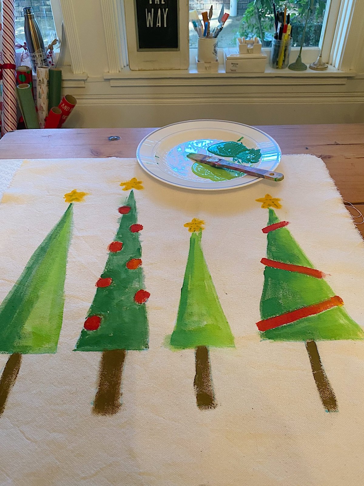 The Best DIY Christmas Pillow - MY 100 YEAR OLD HOME