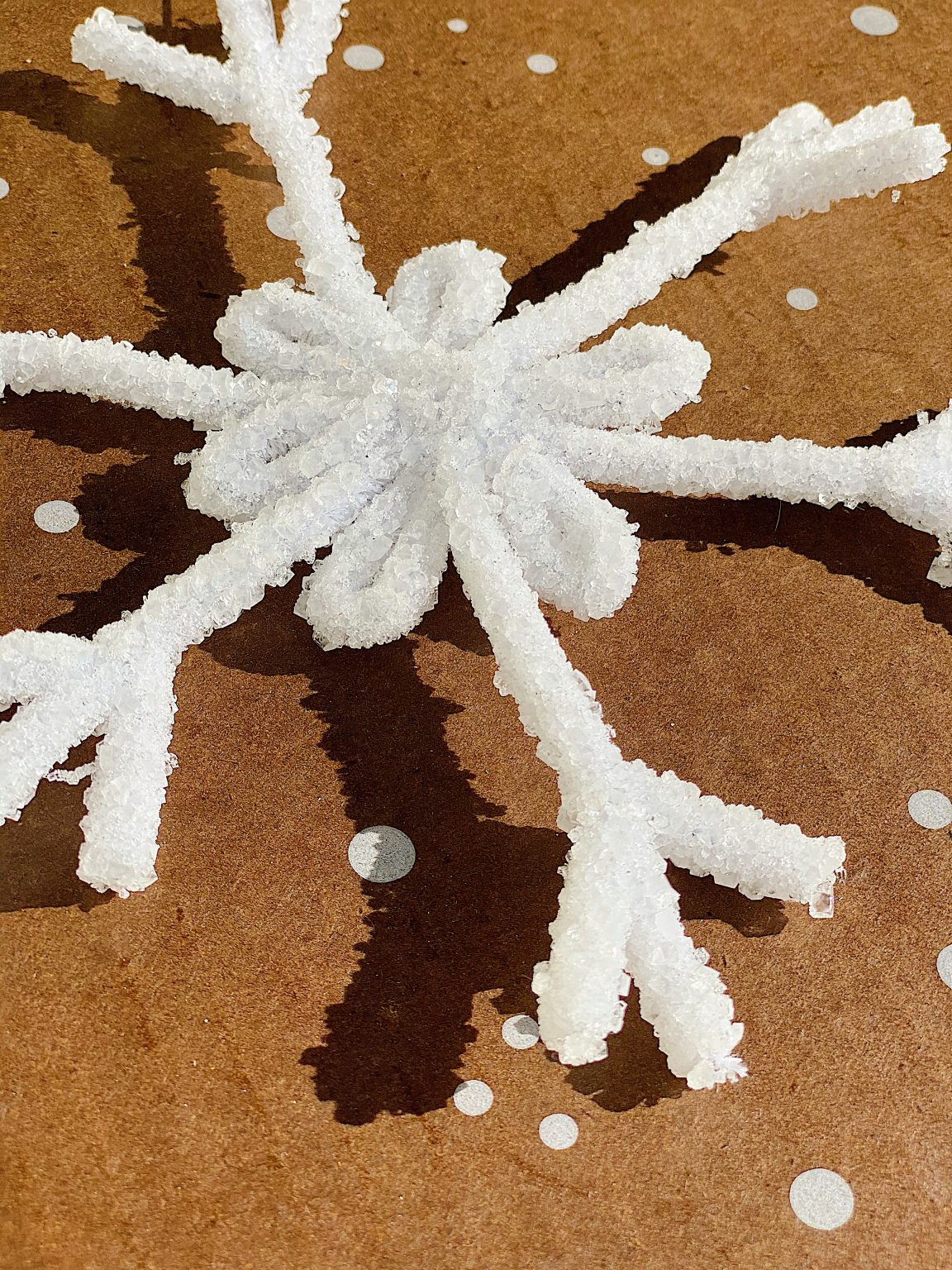How to Make Crystal Snowflake Ornaments - MY 100 YEAR OLD HOME