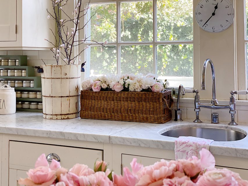 How to Arrange Flowers - MY 100 YEAR OLD HOME