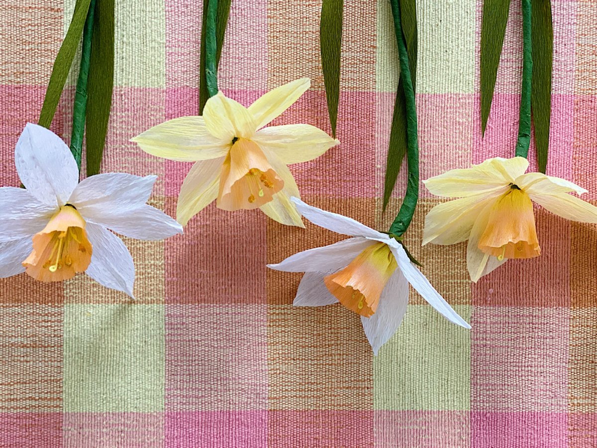 How to Make an Easy Paper Daffodil Bouquet - MY 100 YEAR OLD HOME