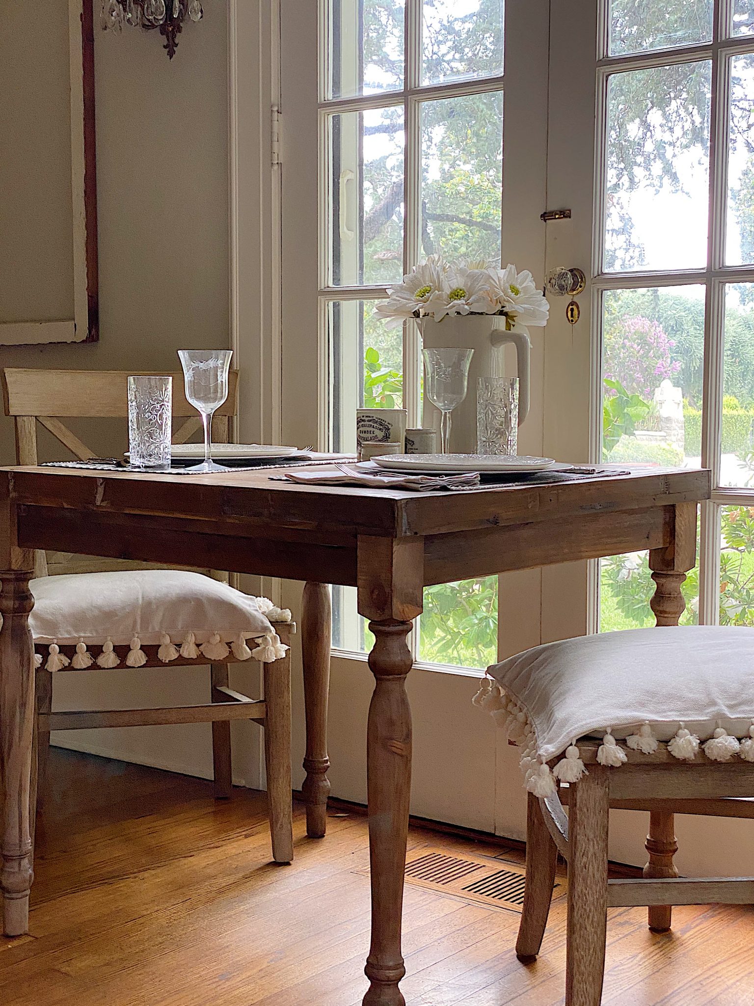 My Favorite Dinner Plates - MY 100 YEAR OLD HOME