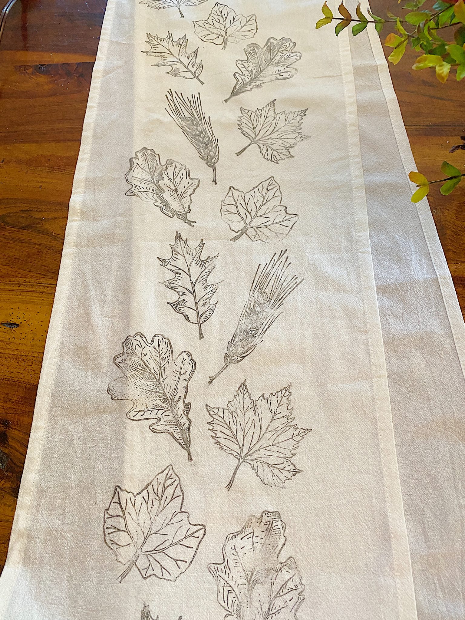 DIY Fall Table Runner - MY 100 YEAR OLD HOME