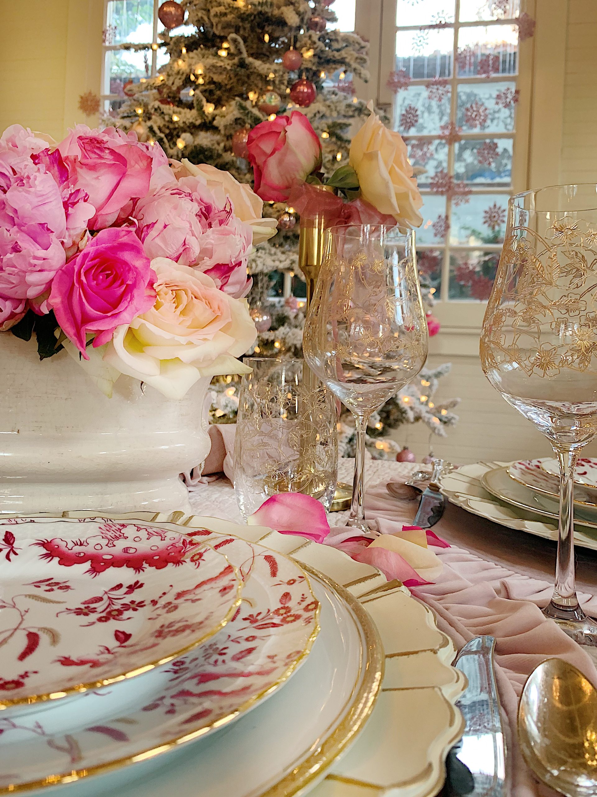 Pink Christmas Table Favorites - MY 100 YEAR OLD HOME