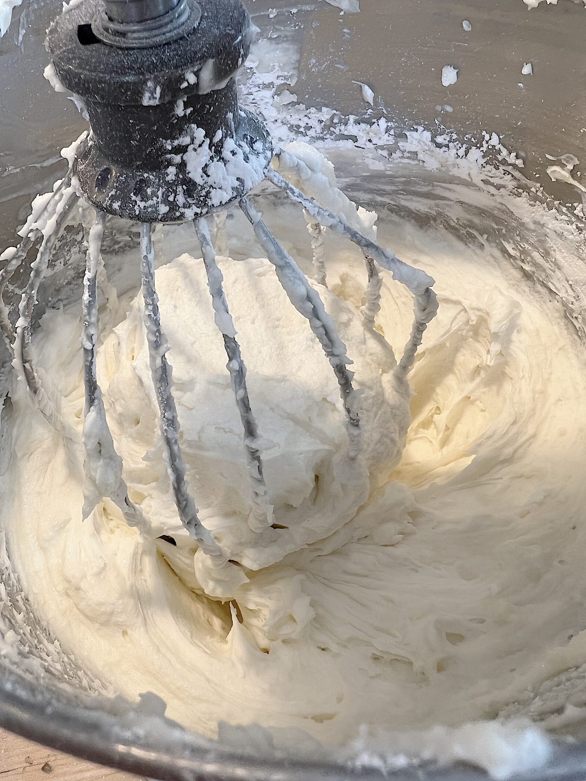 How to Make a Hydrangea Flower Cake - MY 100 YEAR OLD HOME