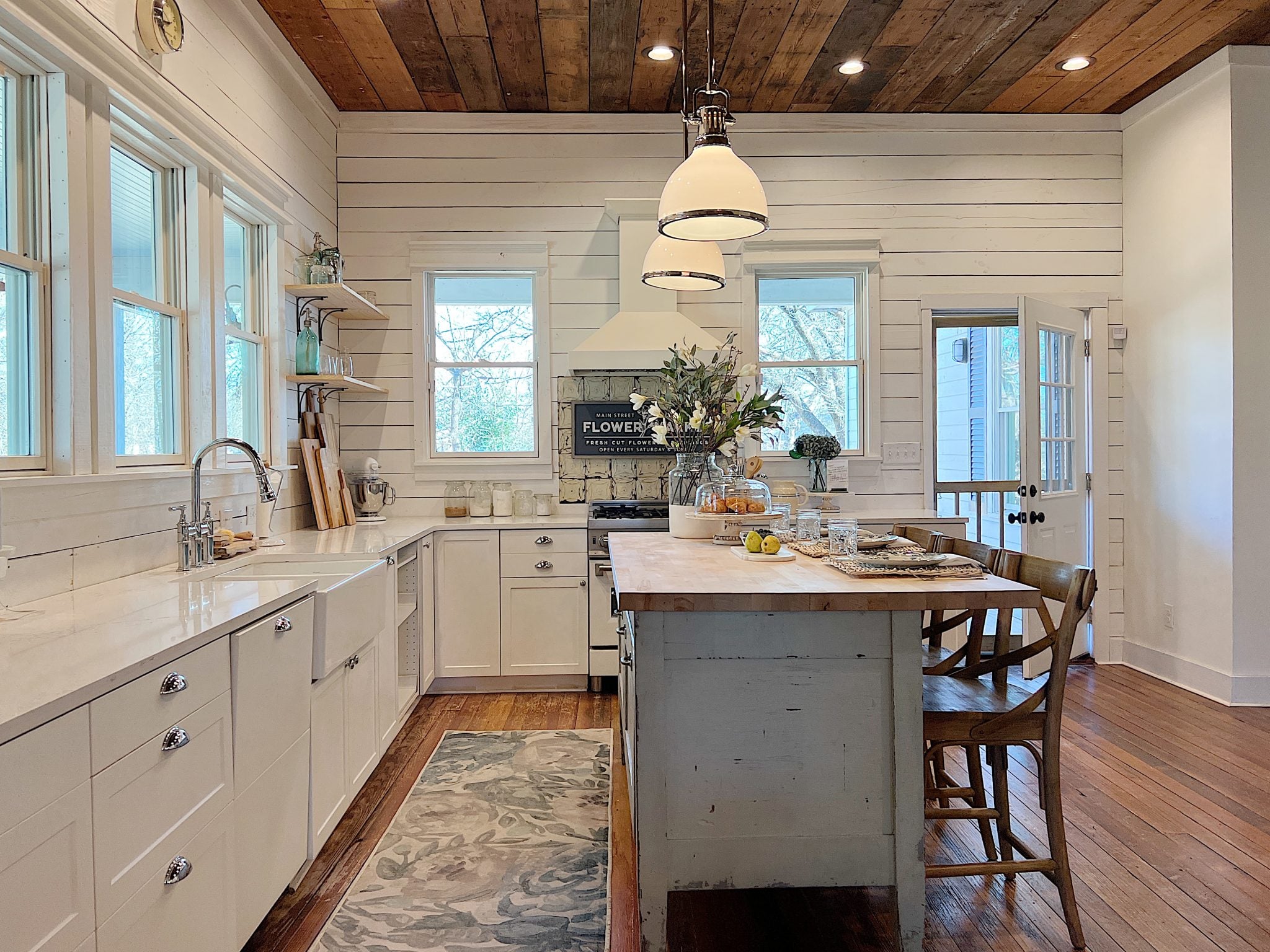 Are White Traditional Kitchens Out of Style? - MY 100 YEAR OLD HOME