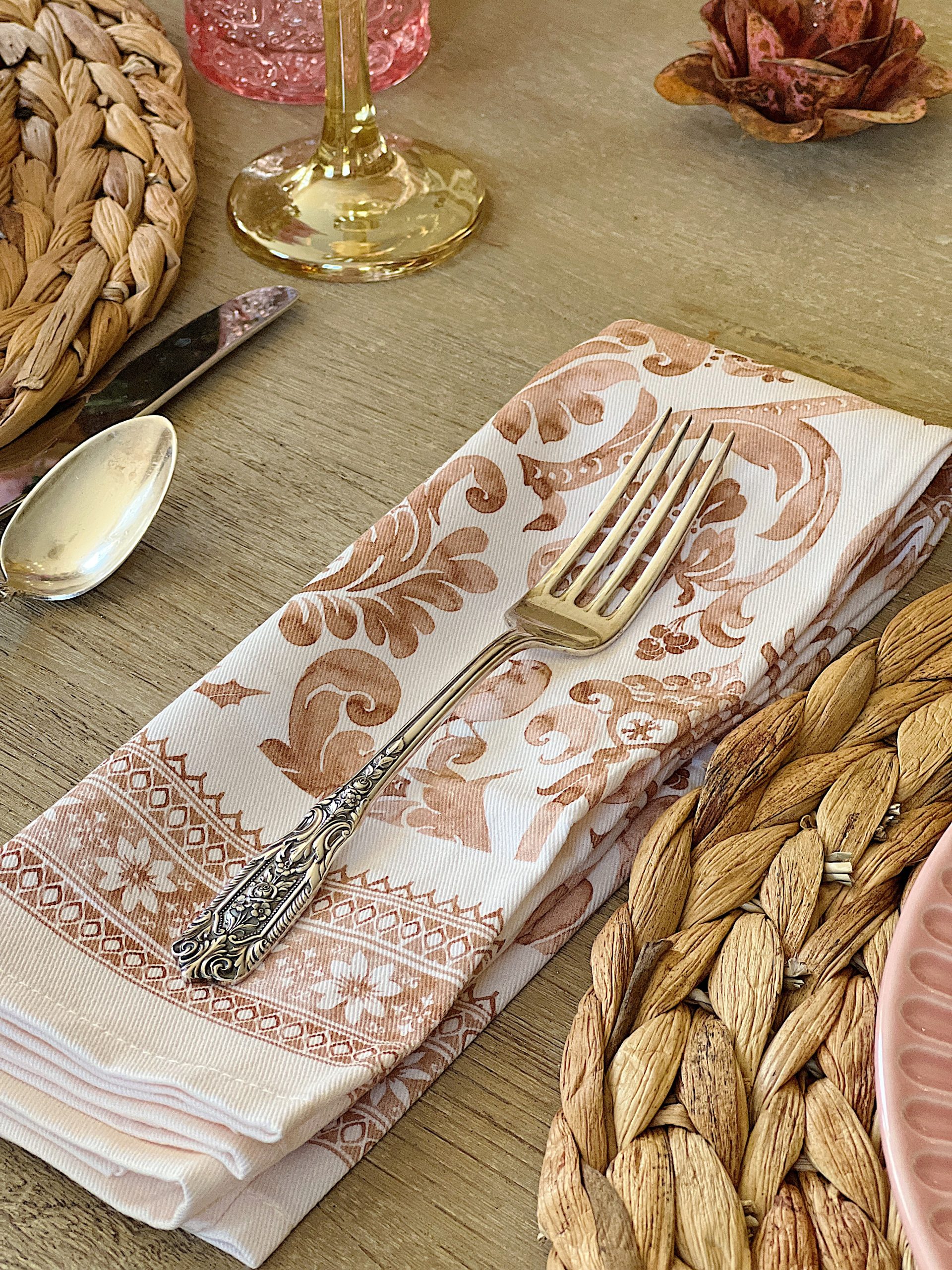 A Twist on Traditional Spring Colors - MY 100 YEAR OLD HOME