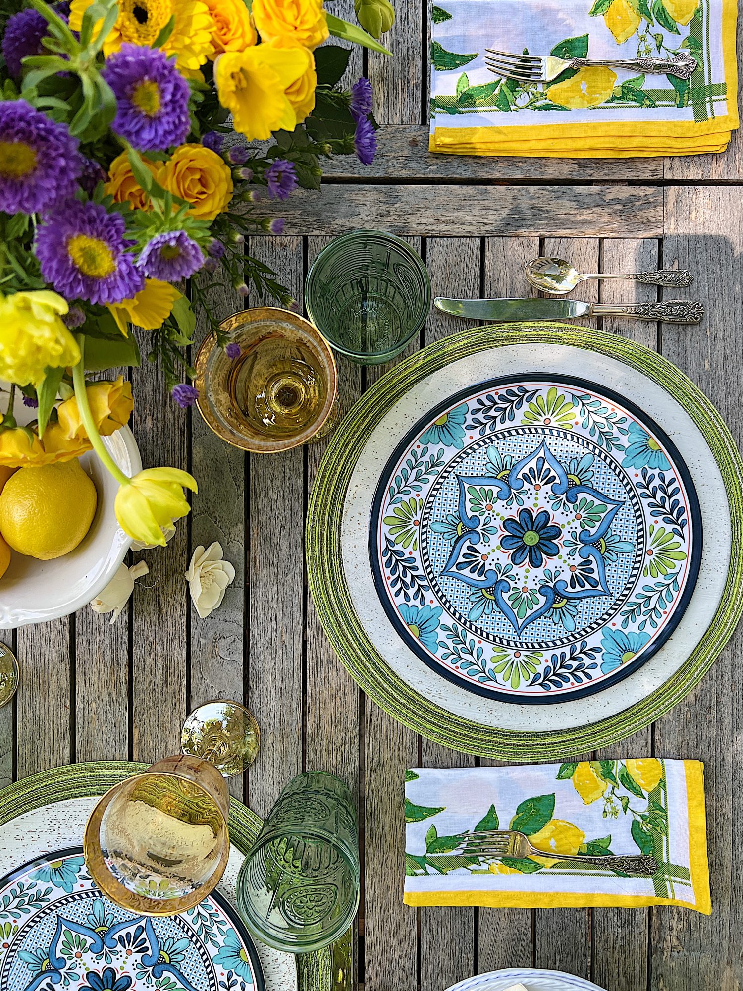 How to Set an Outdoor Table