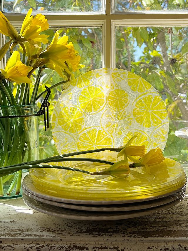 How to Make Your Own Lemon Plates - MY 100 YEAR OLD HOME