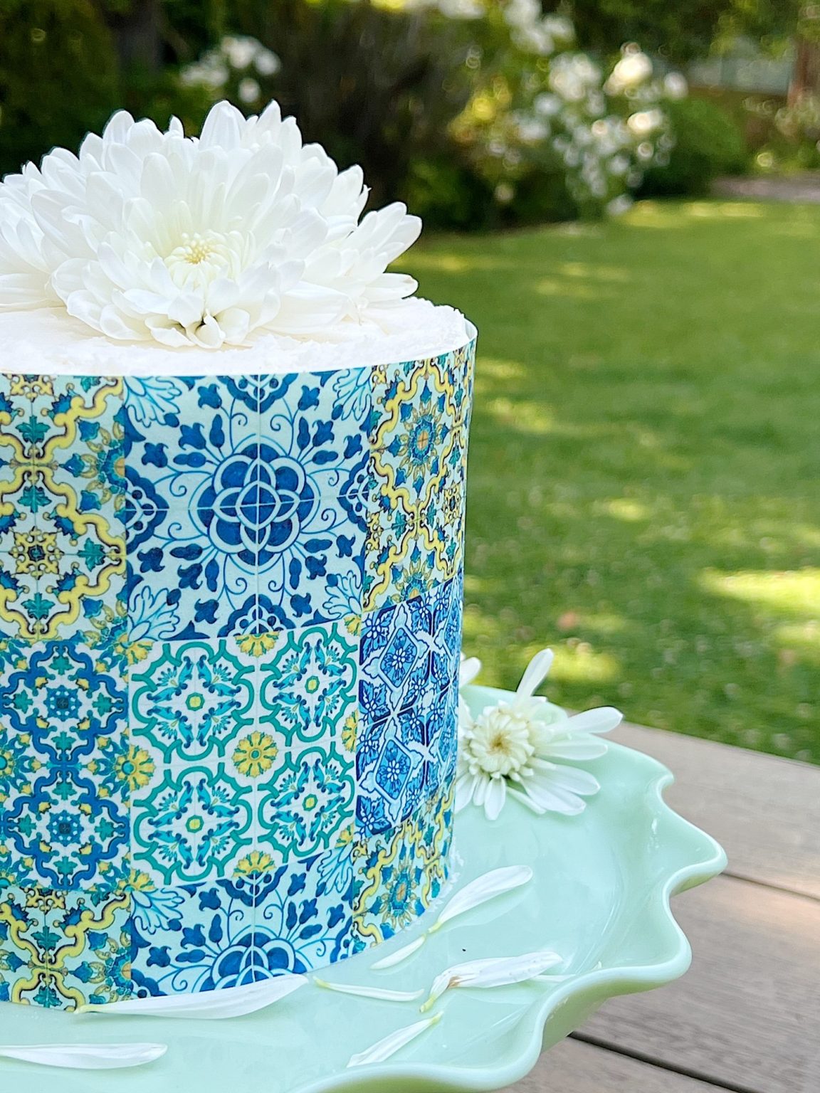 How to Make a Cake with Edible Paper Pastry Sheets - MY 100 YEAR OLD HOME