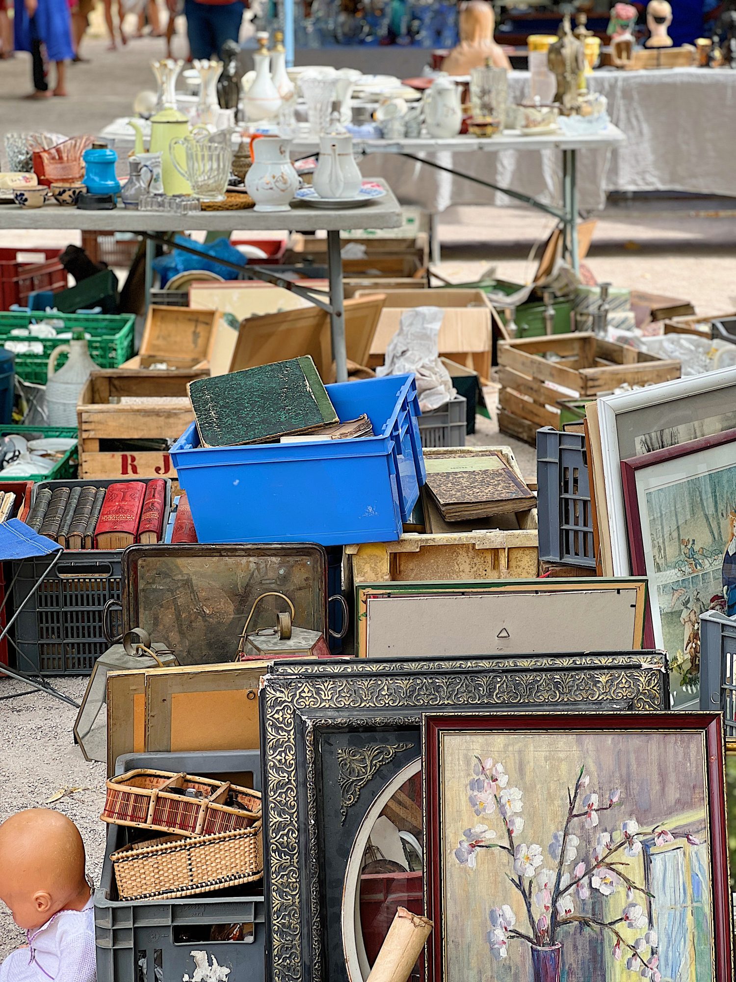 Brocante Shopping in Provence - MY 100 YEAR OLD HOME