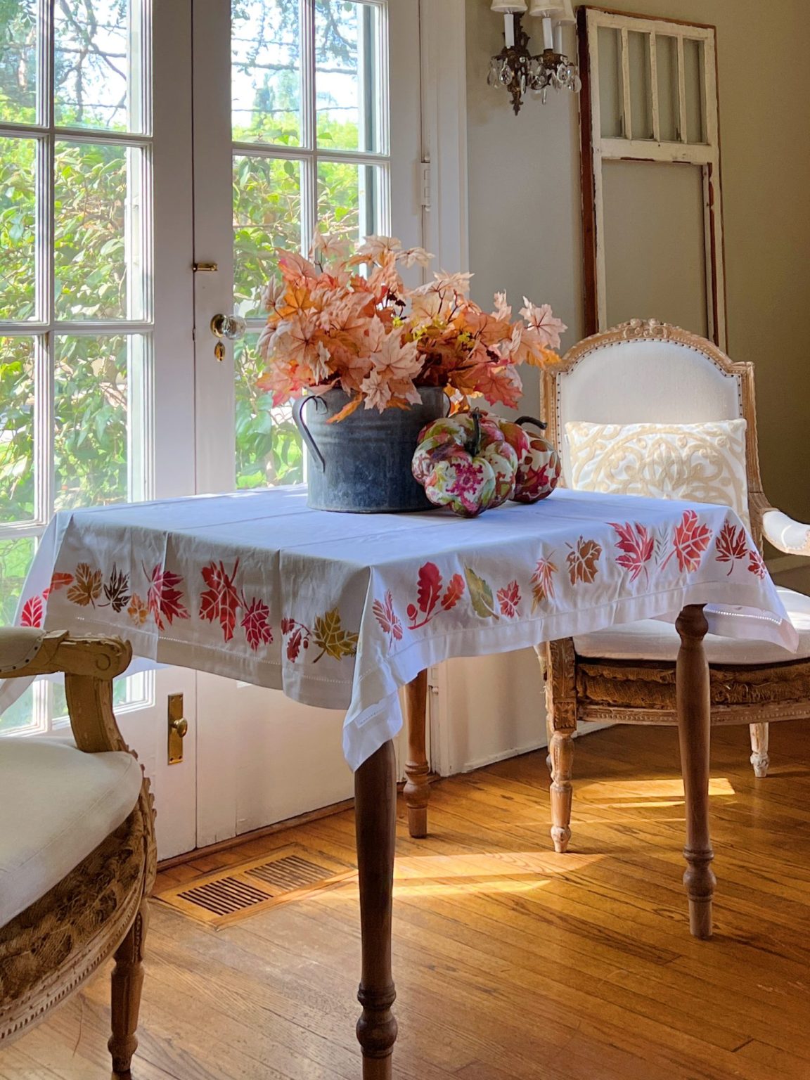 An Easy and Gorgeous Fall Tablecloth DIY - MY 100 YEAR OLD HOME