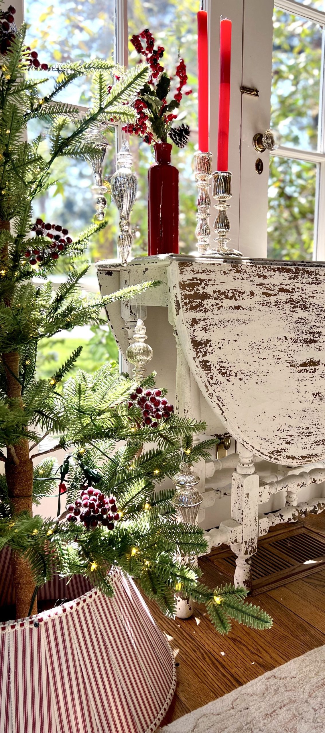 A Beautiful Box of Christmas Magic - MY 100 YEAR OLD HOME