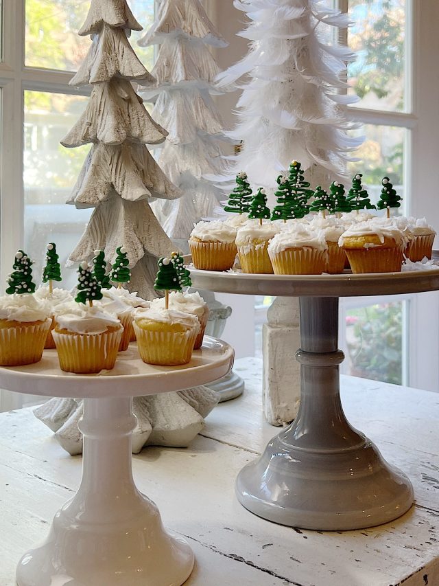 Christmas Tree Cupcakes - MY 100 YEAR OLD HOME
