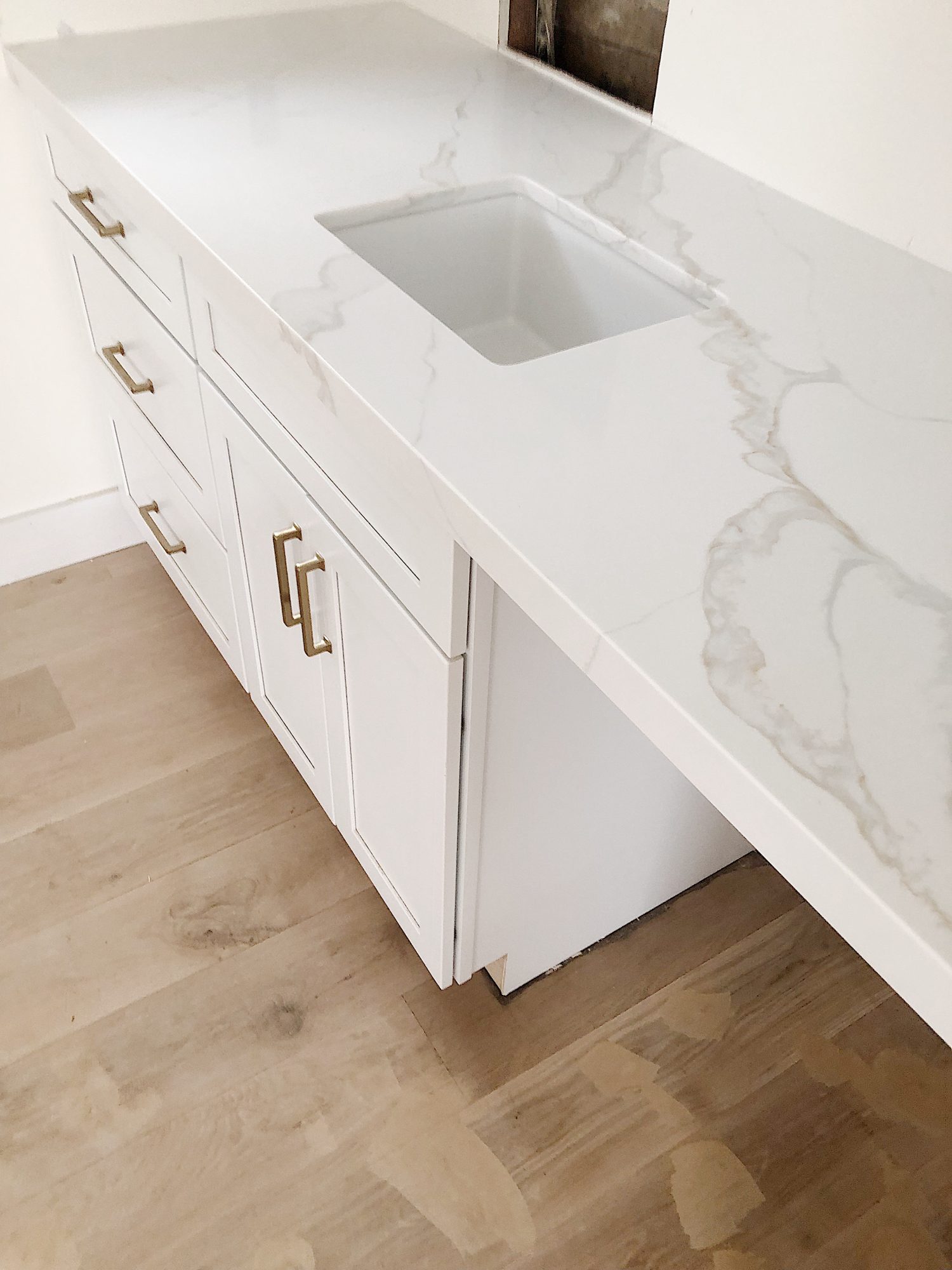 Beach House White Quartz Countertops - MY 100 YEAR OLD HOME