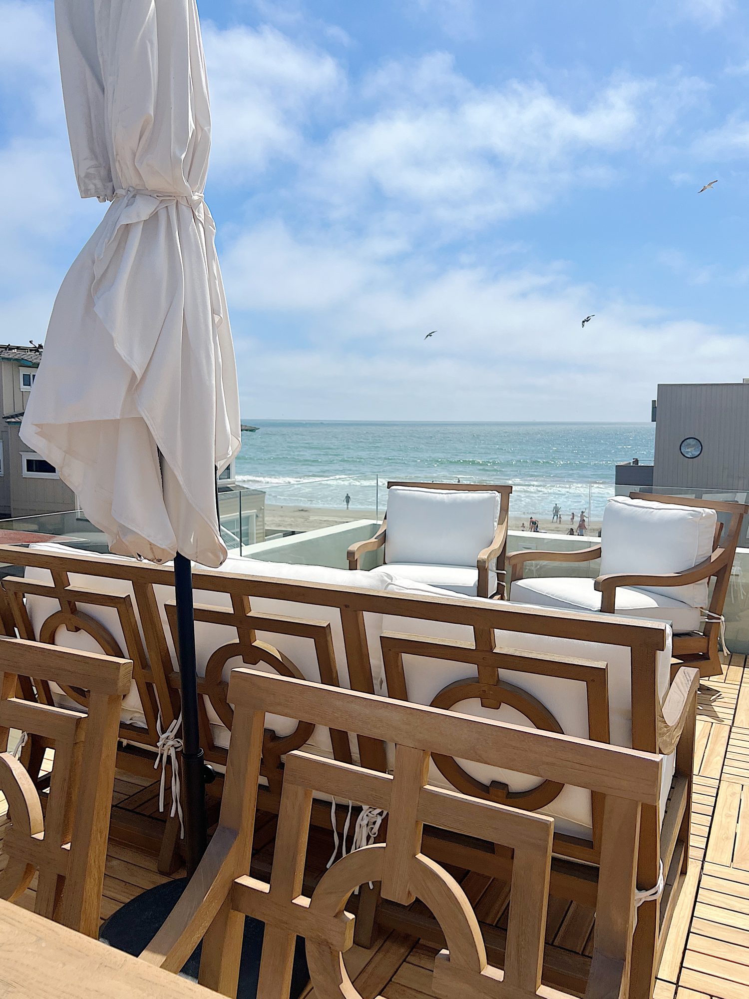 A Beach House Tour One Year Later and Sunday Morning Coffee - MY 100 ...