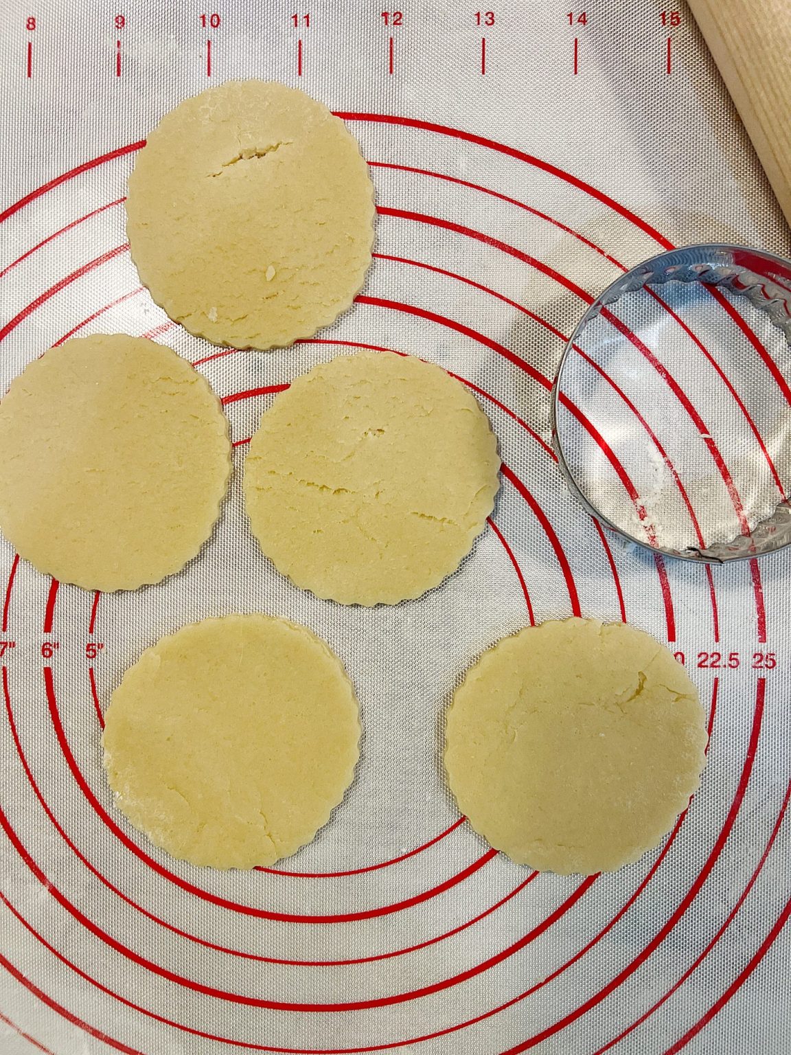 Christmas Wreath Decorated Cookies - MY 100 YEAR OLD HOME