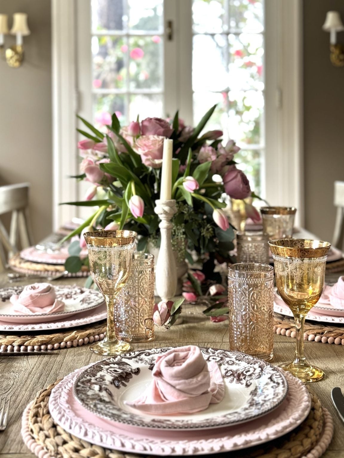 Valentine's Day Dining Room Table Decor - MY 100 YEAR OLD HOME