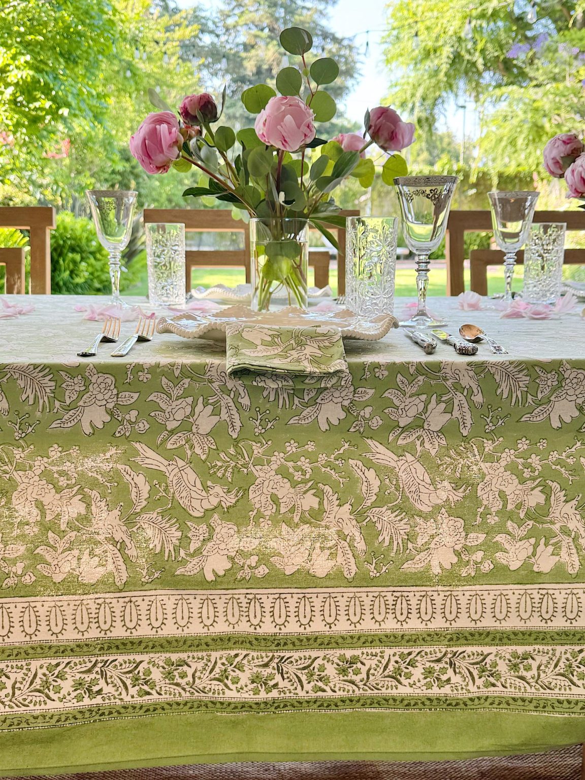 A Beautiful Outdoor Dinner Party - MY 100 YEAR OLD HOME